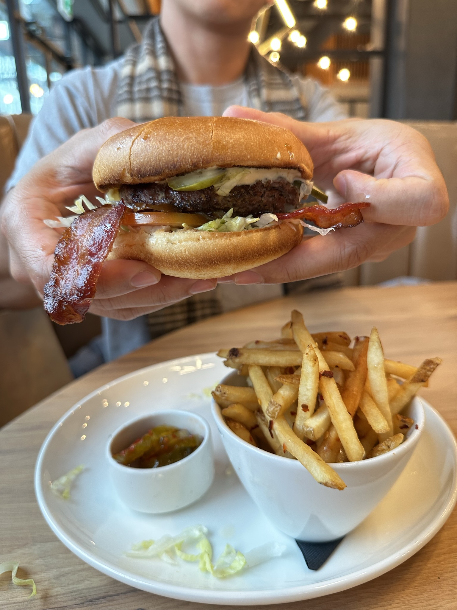 Sidebar Grill - Mag Mei Adventures