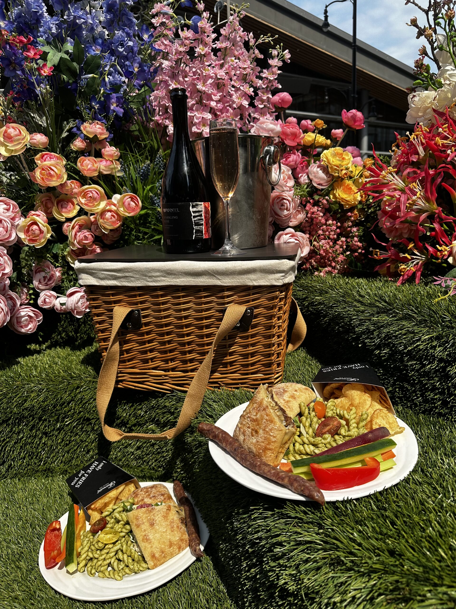 Fairmont Pacific Rim, picnic in the park - Mag Mei Adventures