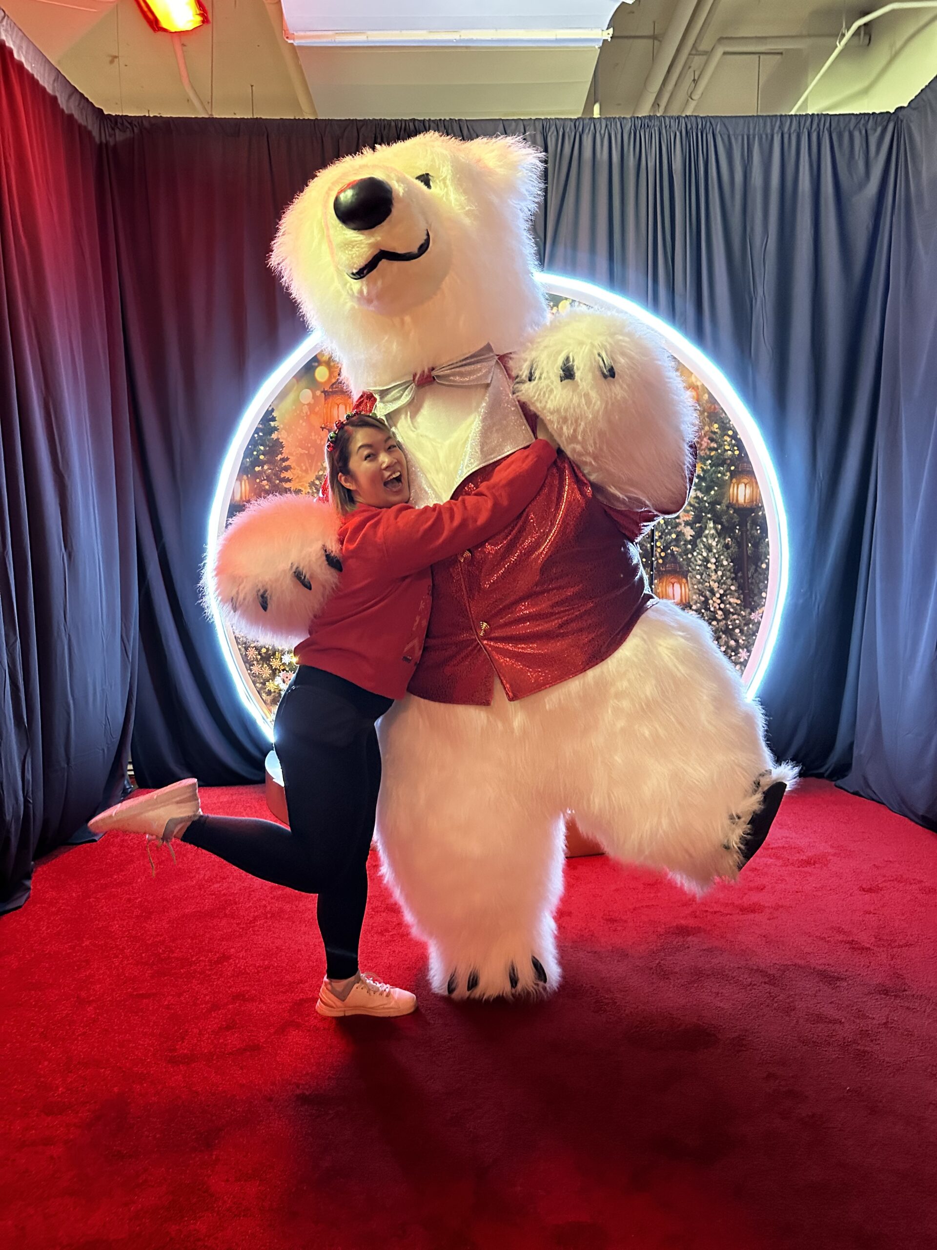 Metrotown Holiday Lounge & Date Night with Santa - Mag Mei Adventures