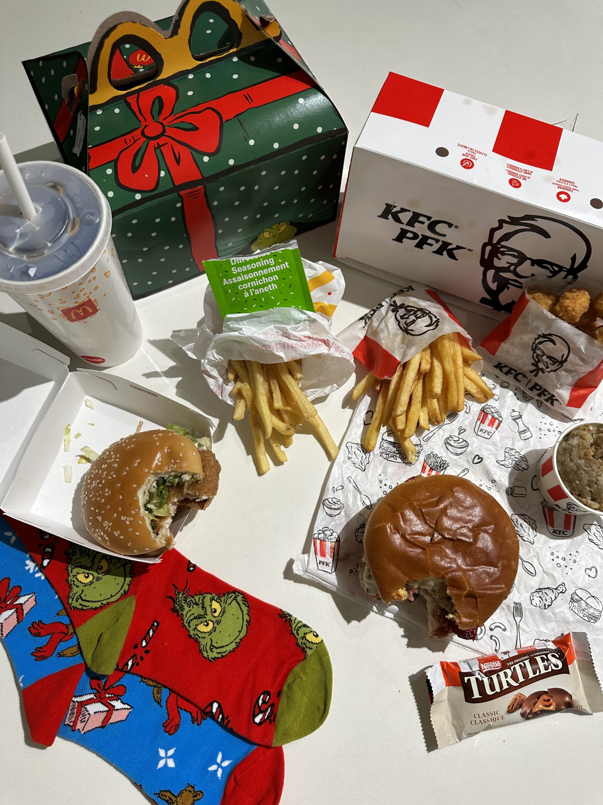 KFC Festive Chicken Sandwich Box Meal vs McDonald’s Grinch Meal - Mag ...